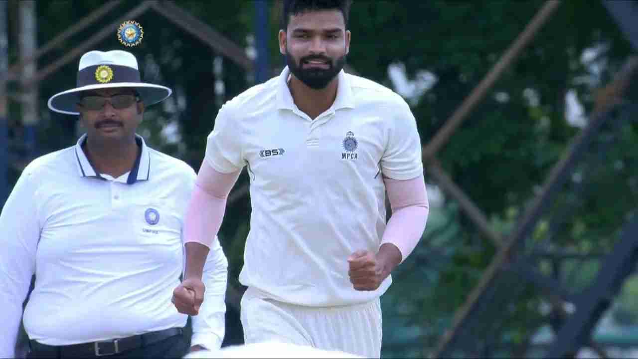 Kumar Kartikeya Singh's double-wicket first-over maiden | BCCI.tv