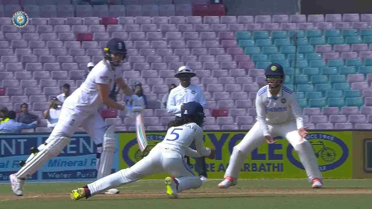 IND-W vs ENG-W 2023, 1st Test: Lauren Bell Wicket | BCCI.tv
