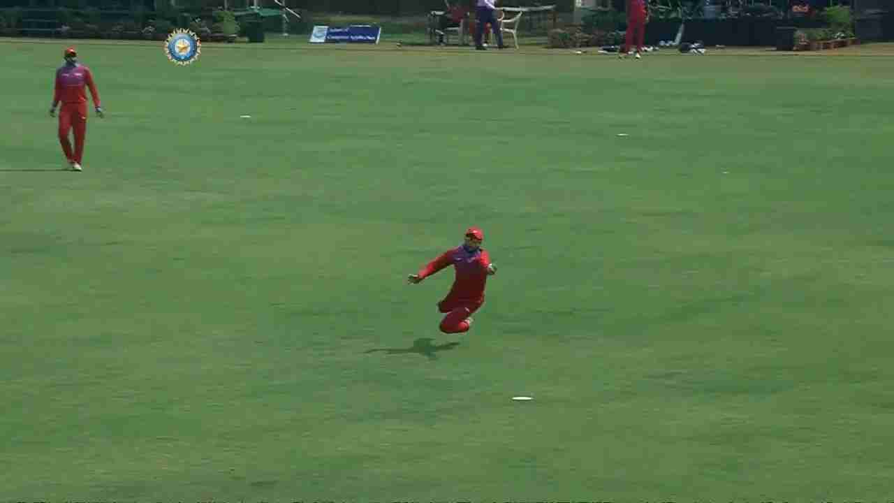 Vizzy Trophy: A one-handed wonder from Navendu Sharma | BCCI.tv