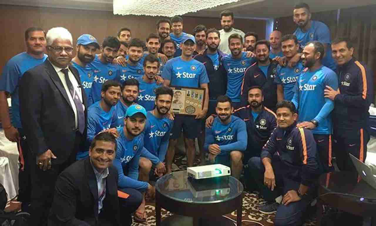 Team India say "Thank you captain MS Dhoni" | BCCI.tv